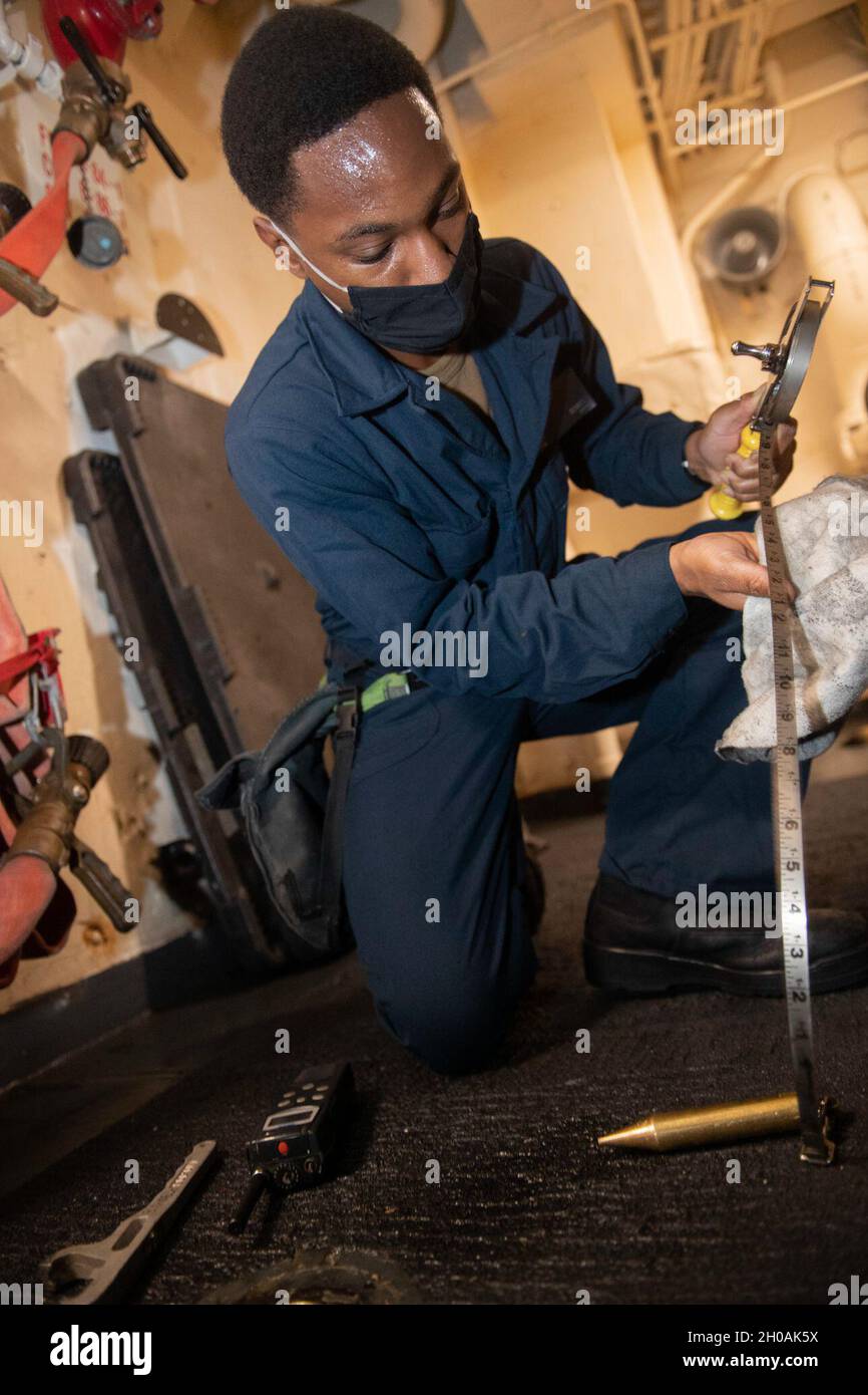 210111-N-FO865-2042 INDIAN OCEAN (Jan. 11, 2020) – U.S. Navy Damage ...