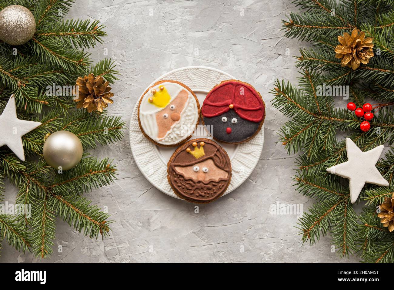 Epiphany crowns hi-res stock photography and images - Alamy