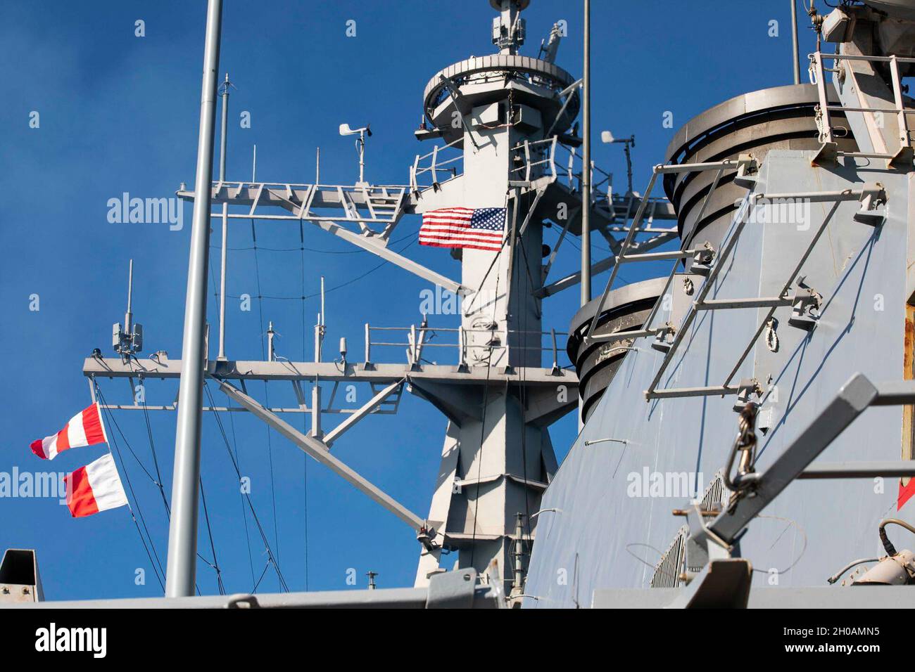 Destroyer ddg mast hi-res stock photography and images - Alamy