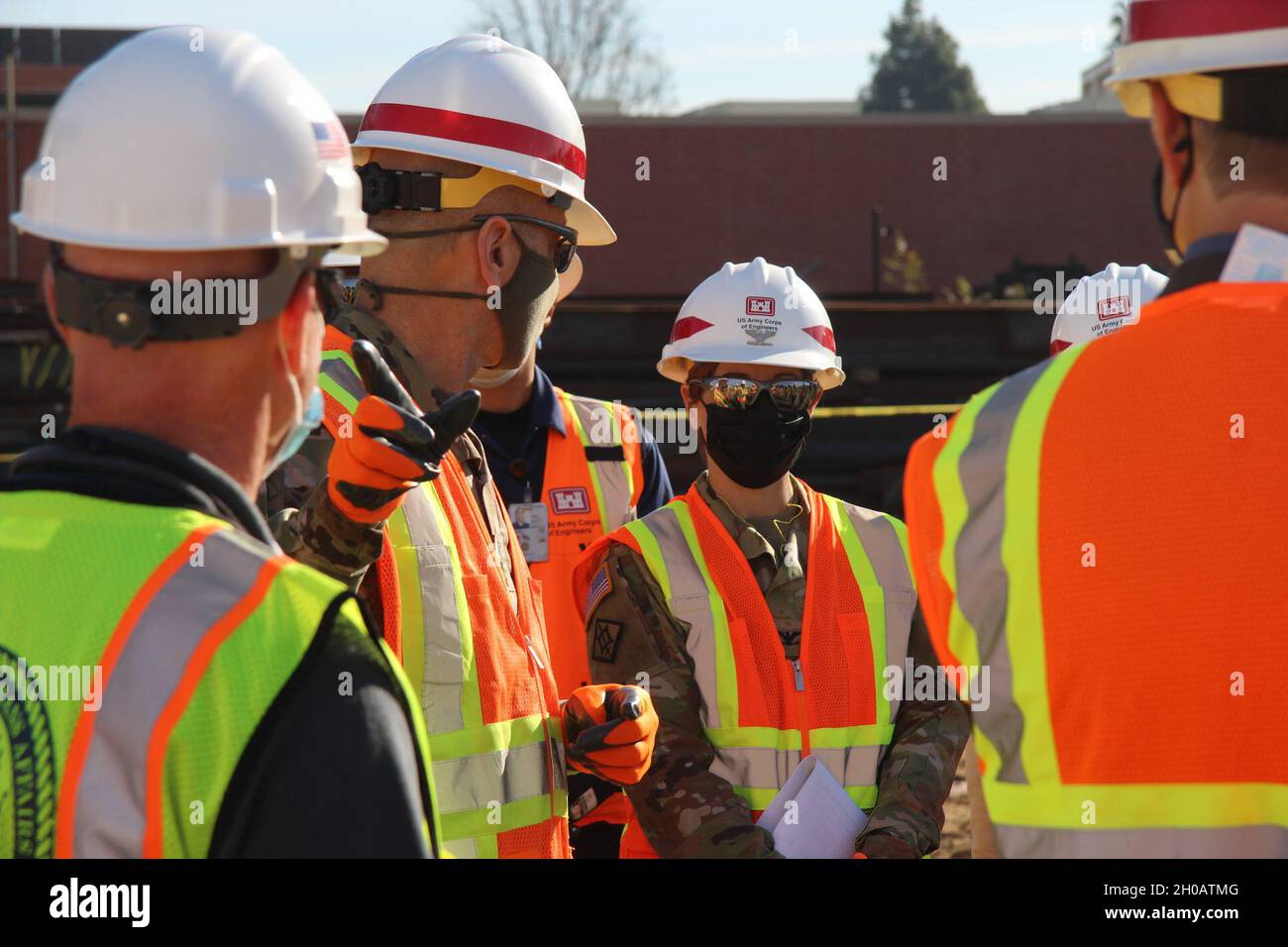 Lt. Gen. Scott A. Spellmon, second from left, U.S. Army Corps of ...