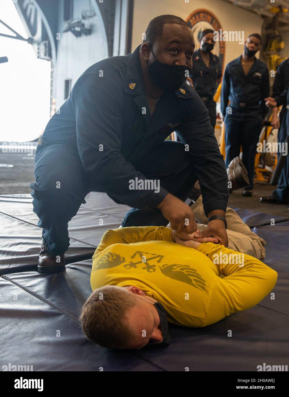 210113-N-LD903-1074 INDIAN OCEAN (Jan. 13, 2021) – U.S. Navy Chief Air ...