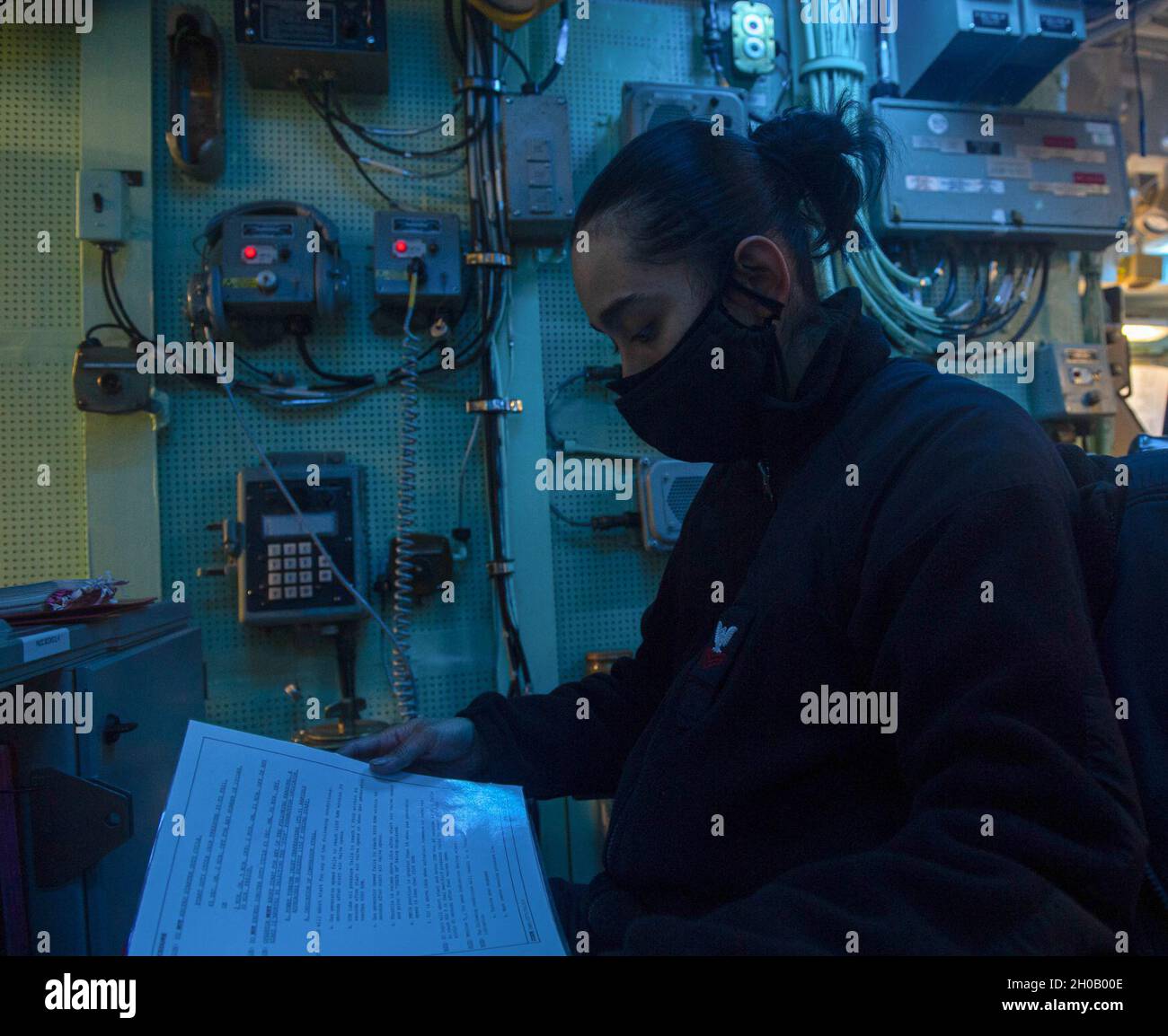 210114-N-FD648-1066 ATLANTIC OCEAN (Jan. 13, 2021) – Damage Controlmen ...