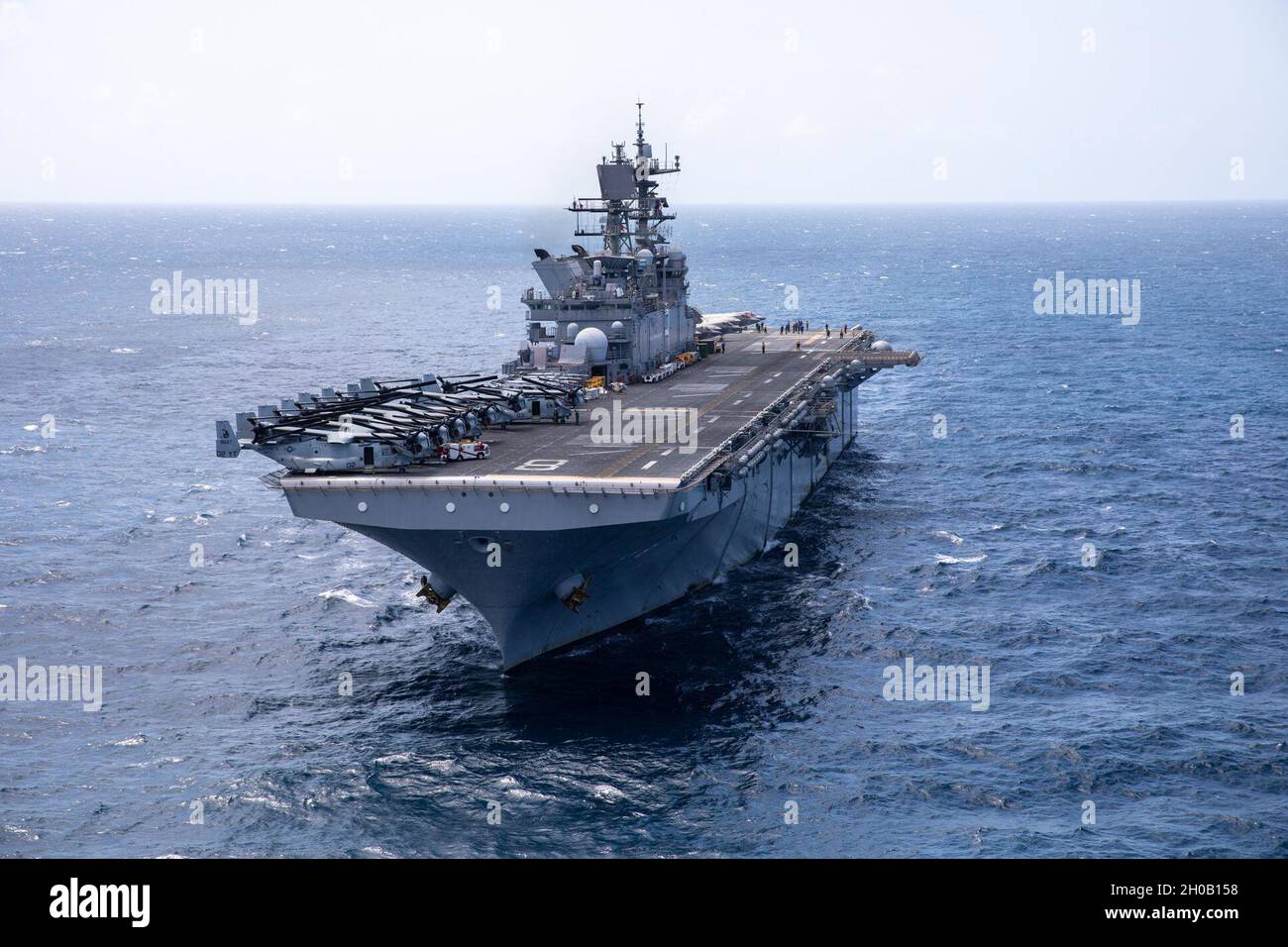 The amphibious assault ship USS Makin Island (LHD 8) transits the ...