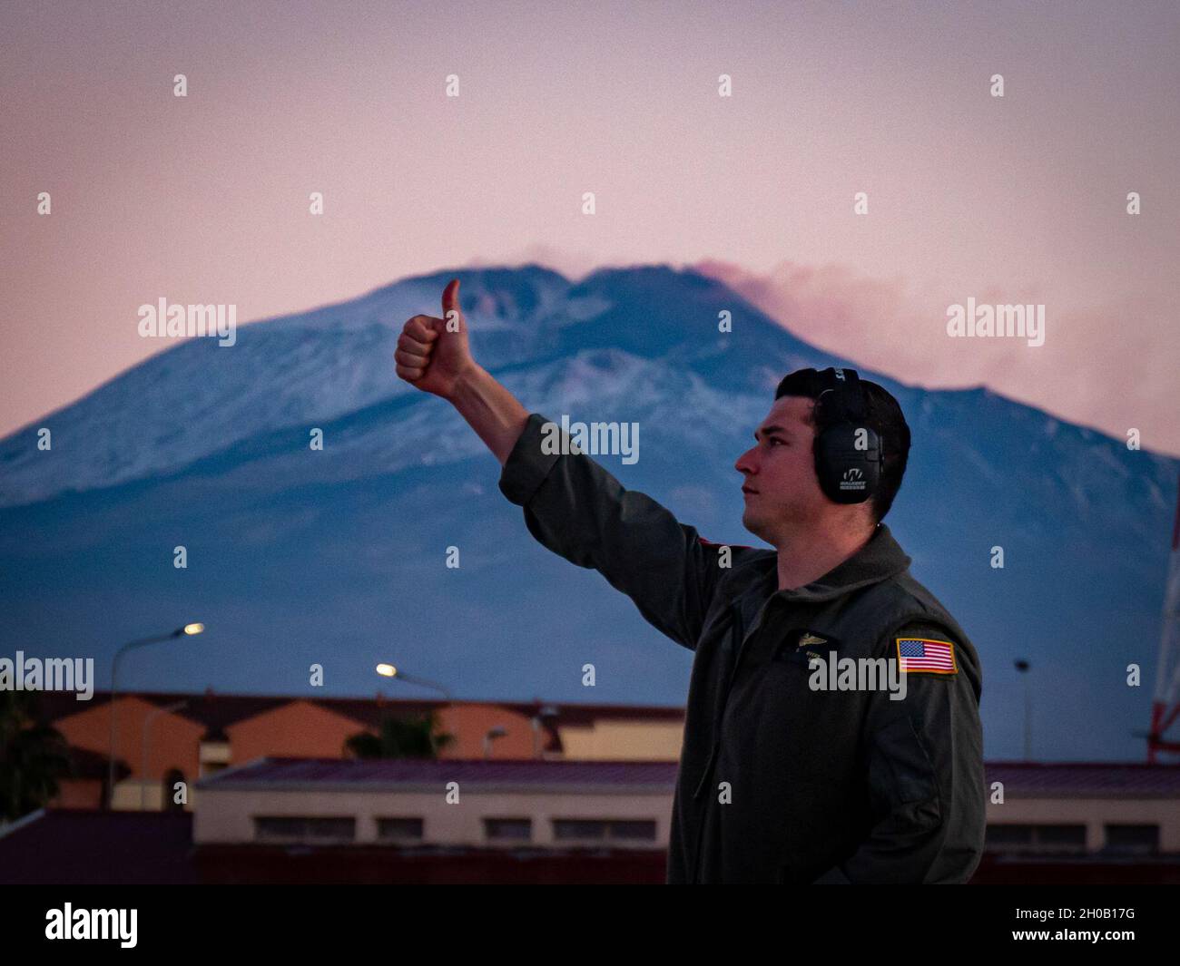 210114-N-VH871-1057 SIGONELLA, Italy (Jan. 14, 2021) Lt. j.g. James ...