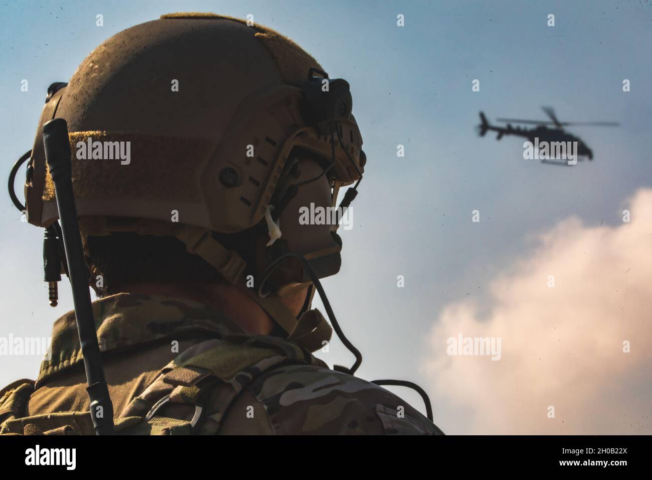 A U.S. Air Force Joint Terminal Attack Controller with the 82nd ...