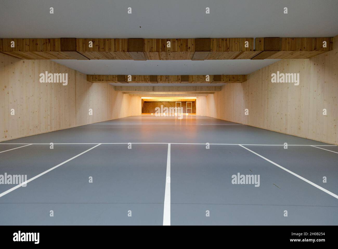 25 meter indoor range hi-res stock photography and images - Alamy