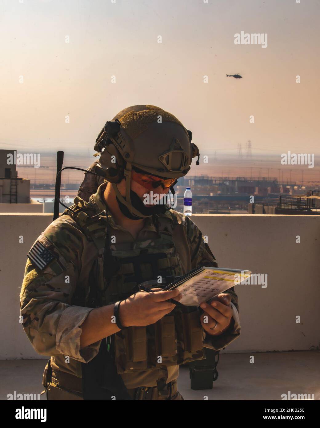 A U.S. Air Force Joint Terminal Attack Controller with the 82nd ...