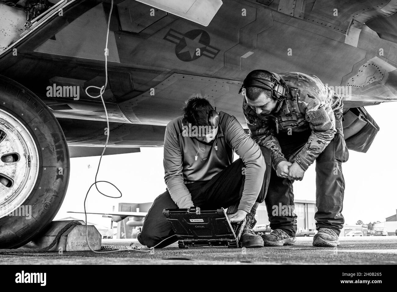 U.S. Air Force Staff Sgt. Tom Dodd, 27th Fighter Squadron Weapons team ...