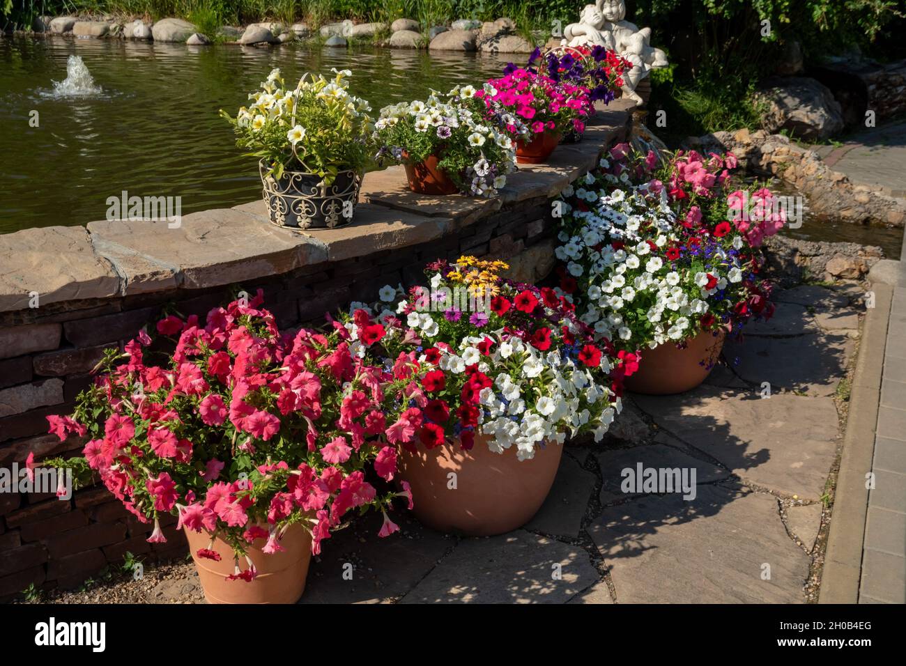 Ornamental plant stand hi-res stock photography and images - Alamy