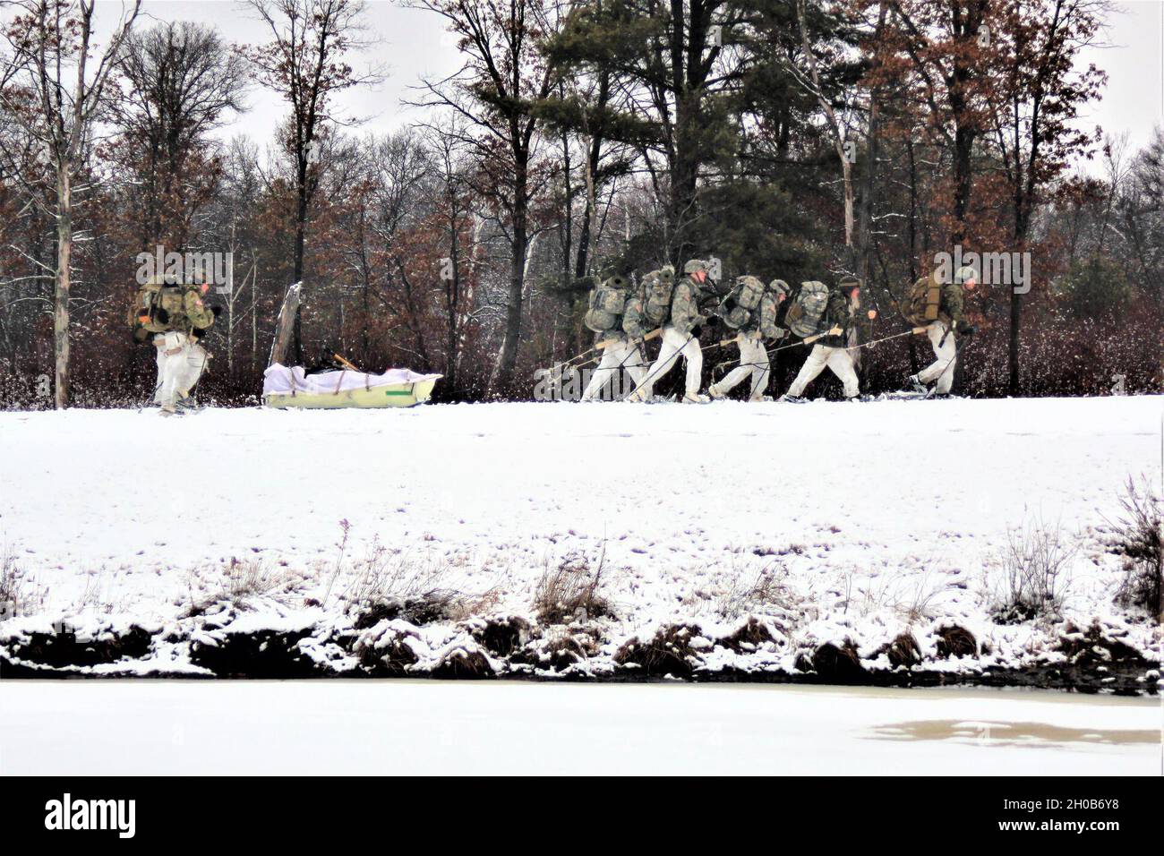 Students in Cold-Weather Operations Course class 21-02 complete field ...