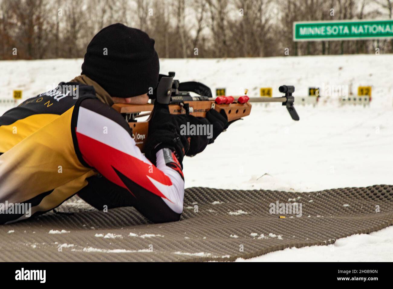 Minnesota National Guard CW4 Derek Lindberg performs an "American Test ...