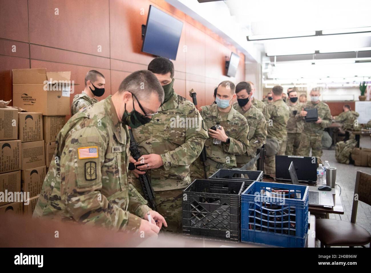 U.S. Army Soldiers assigned to the Virginia National Guard’s 229th ...