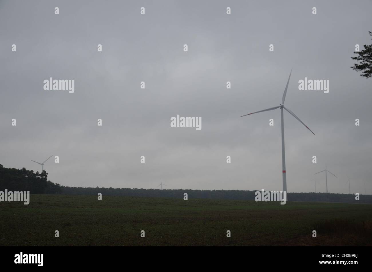 Elektrische windkraftanlage hi-res stock photography and images - Alamy