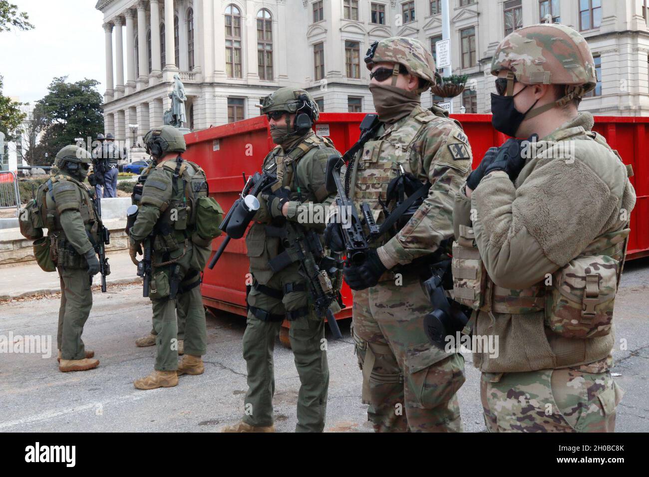 Georgia Army National Guardsmen with the Decatur-based 170th Military ...
