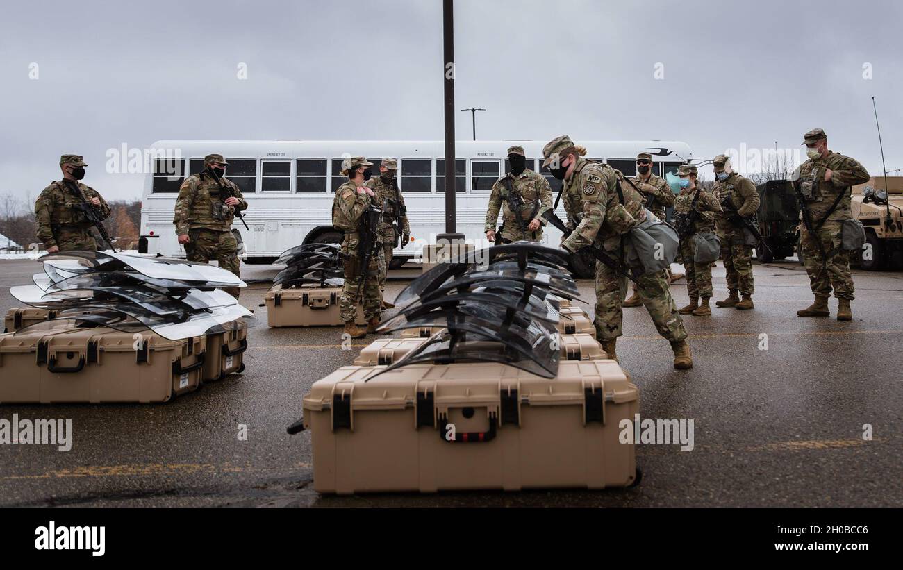 U.S. Army Soldiers from 46th Military Police Company, Corunna, Michigan ...