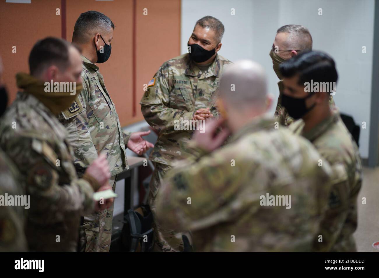 U.S. Soldiers with the Hawaii National Guard meet with Airmen with the ...