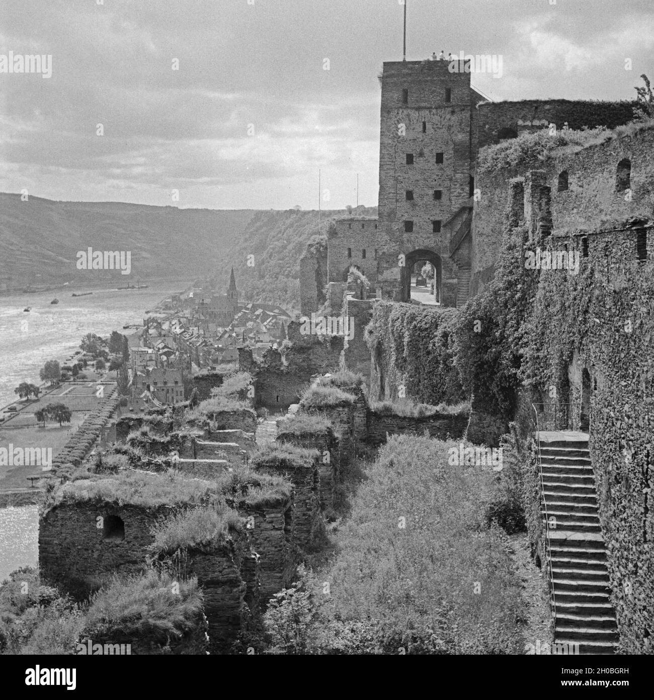 Die Ruine der Burg Rheinfels bei St. Goar, Deutschland 1930er Jahre ...