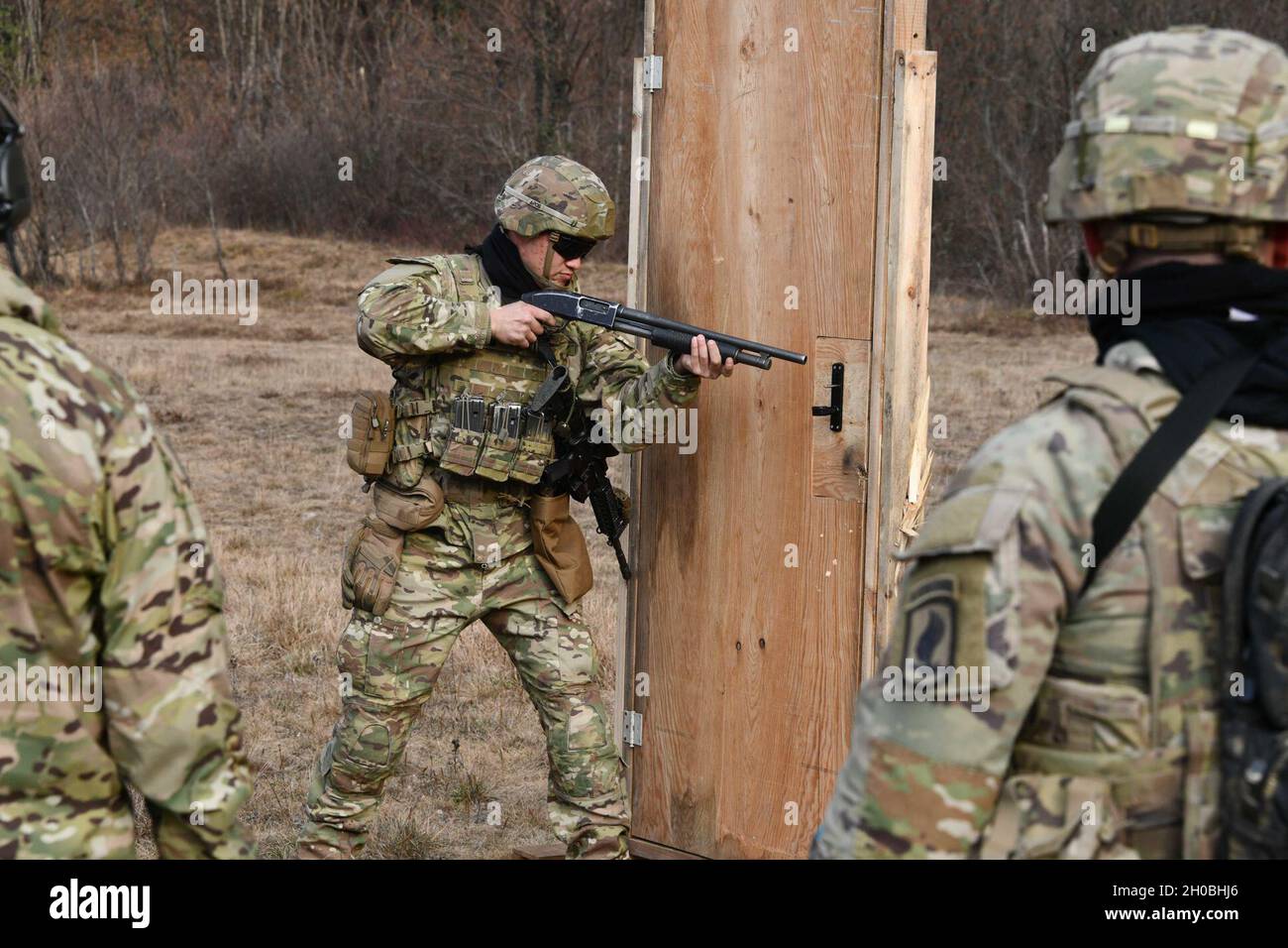 U.S. Army Paratroopers assigned to 1st Battalion (Airborne), 503rd ...