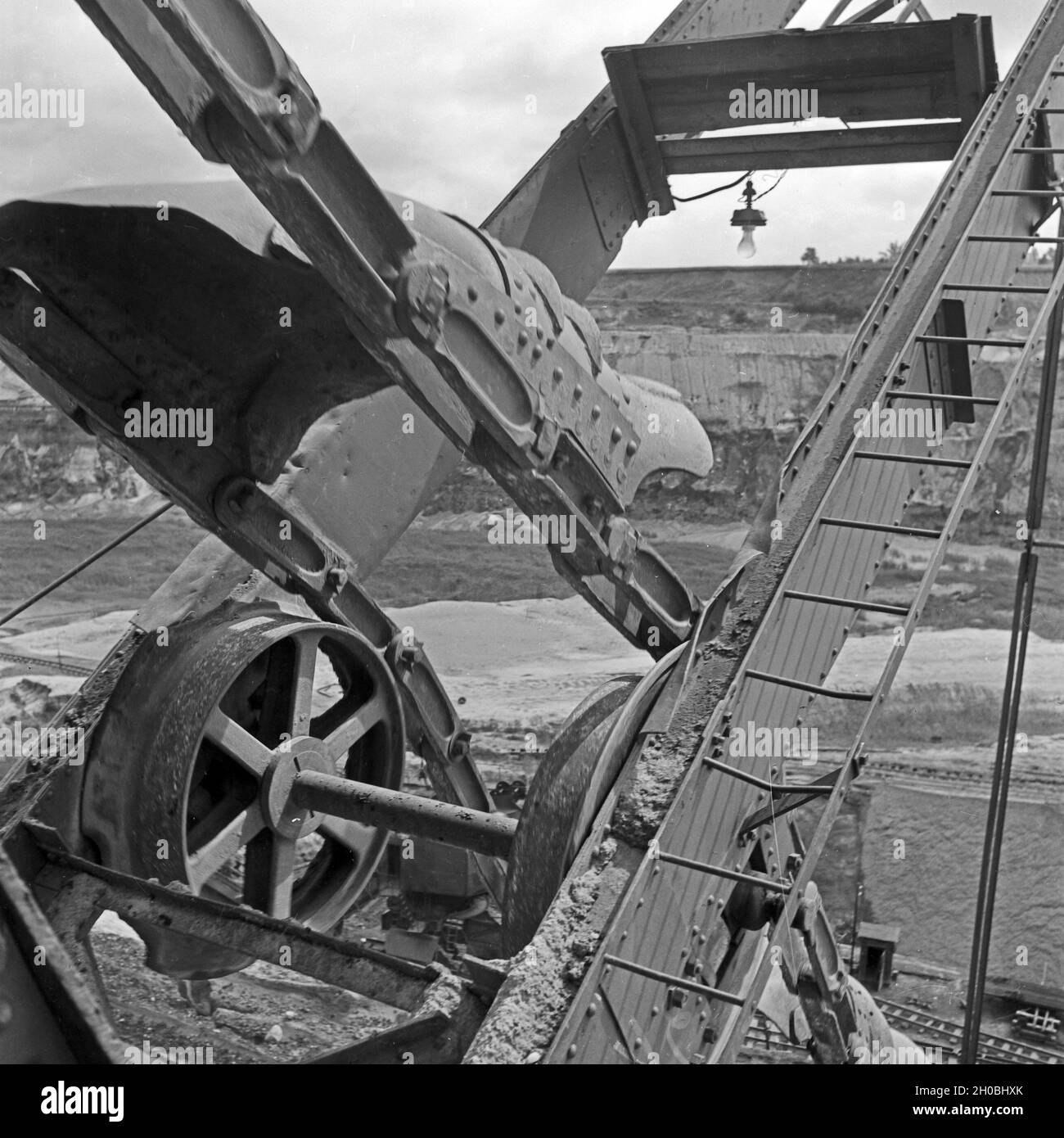 Industrieller bagger hi-res stock photography and images - Alamy