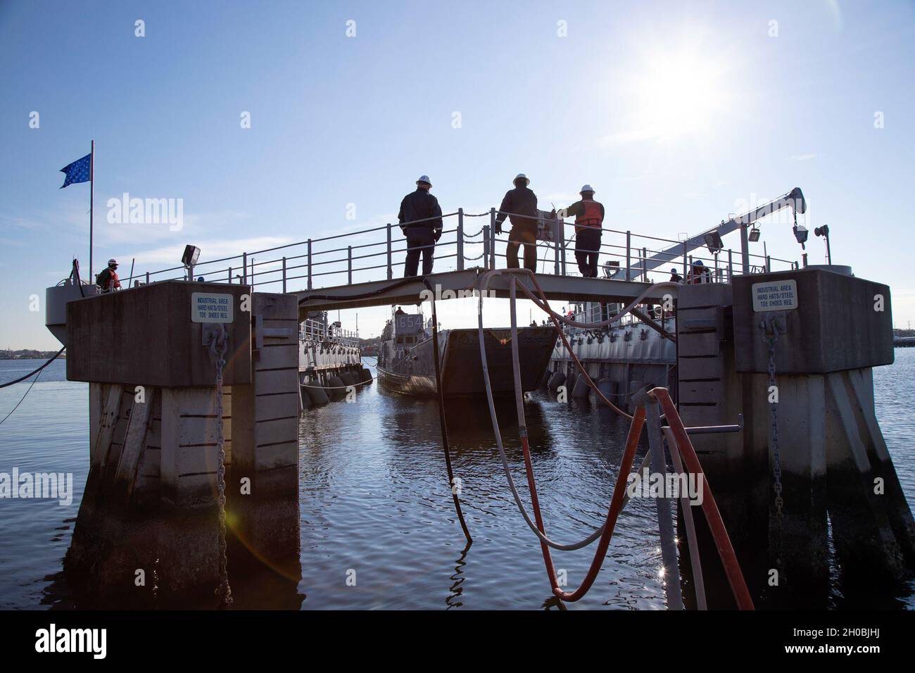 NORFOLK, Va. (Jan. 19, 2021) Landing Craft Utility (LCU) 1654 maneuvers ...