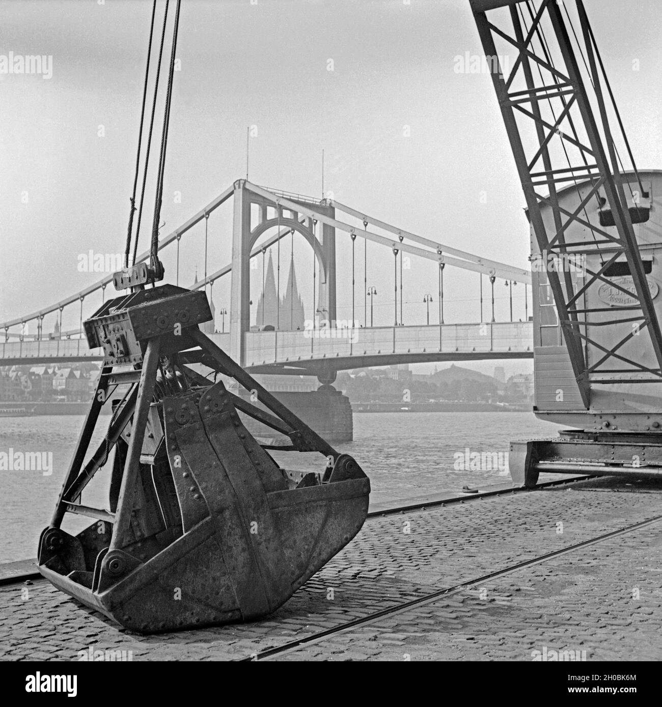 Tiefbau bagger Black and White Stock Photos & Images - Alamy