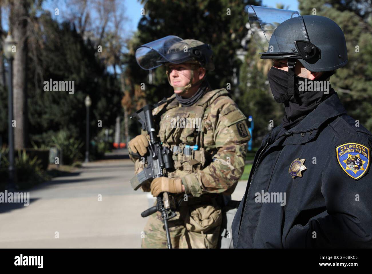 A U.S. Army Soldier with the California National Guard's 1st Battalion ...