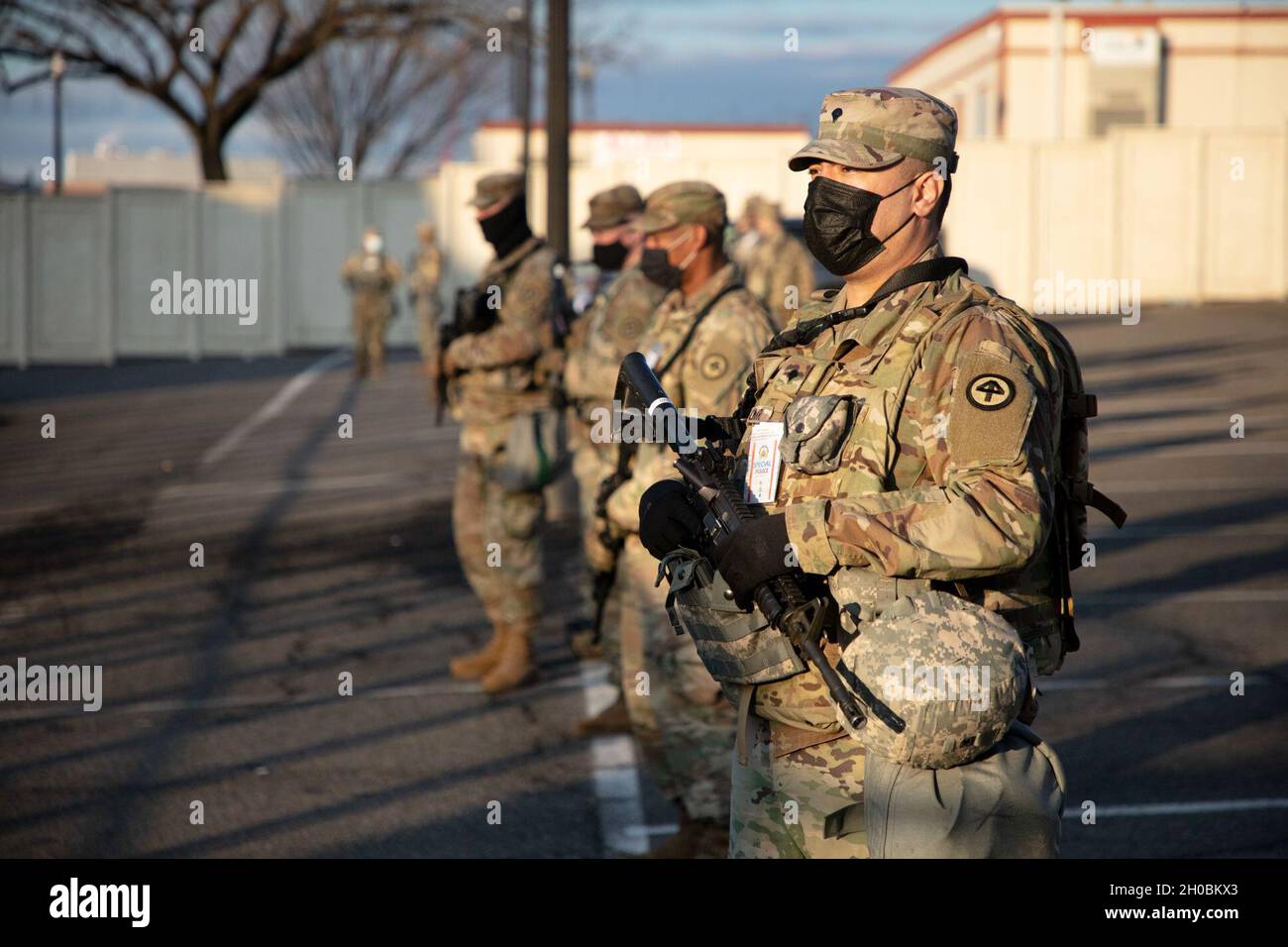 Soldiers from the Massachusetts Army National Guard’s 1st Battalion ...