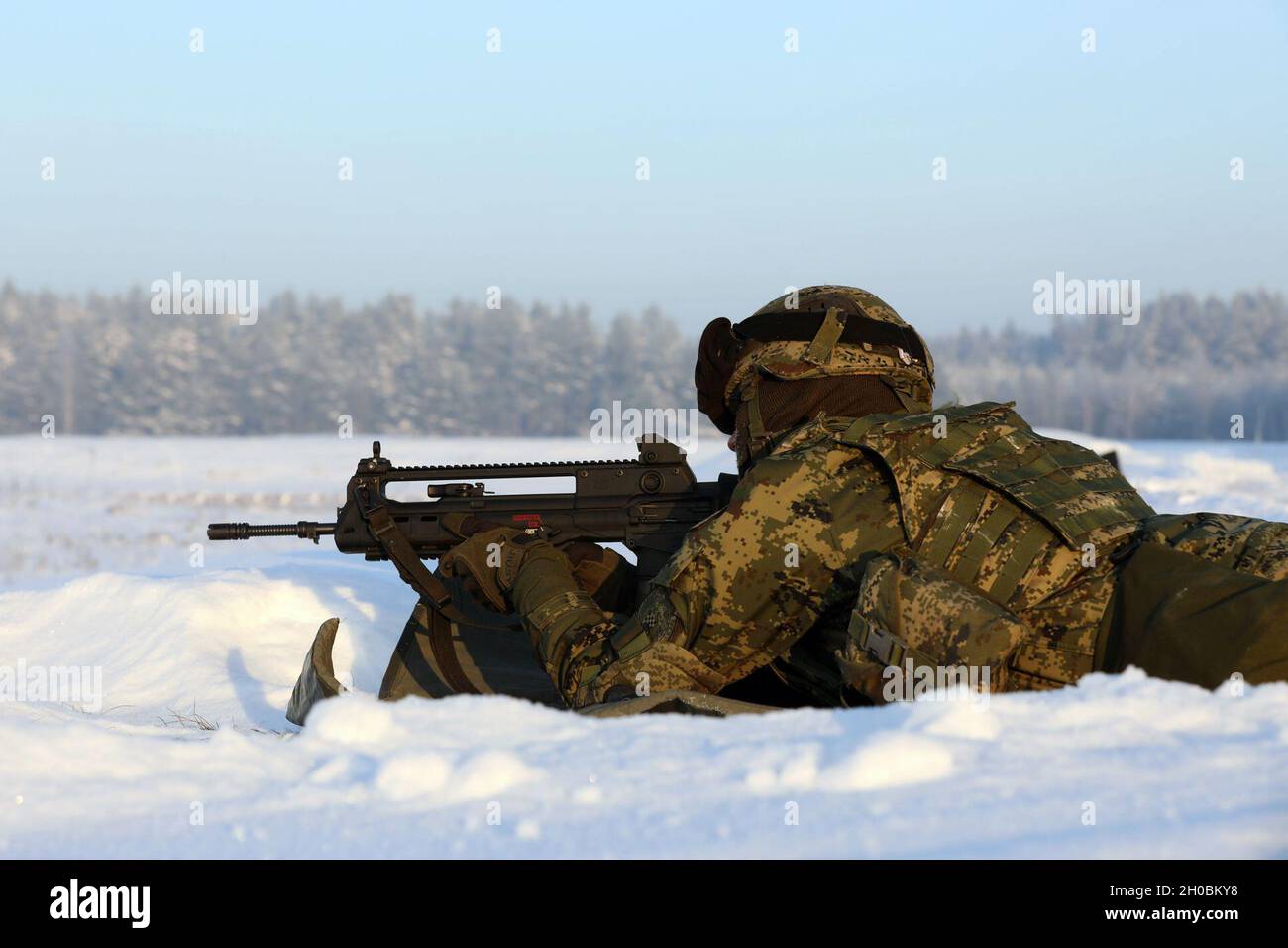 Enhanced battle rifle hi-res stock photography and images - Alamy