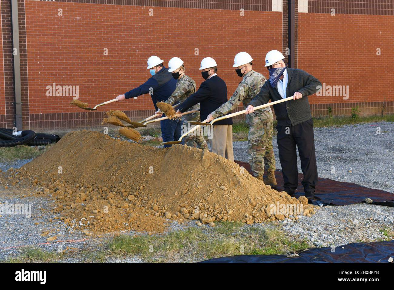 From left to right, Darren McClerren, Senior Project manager, Brig. Gen ...