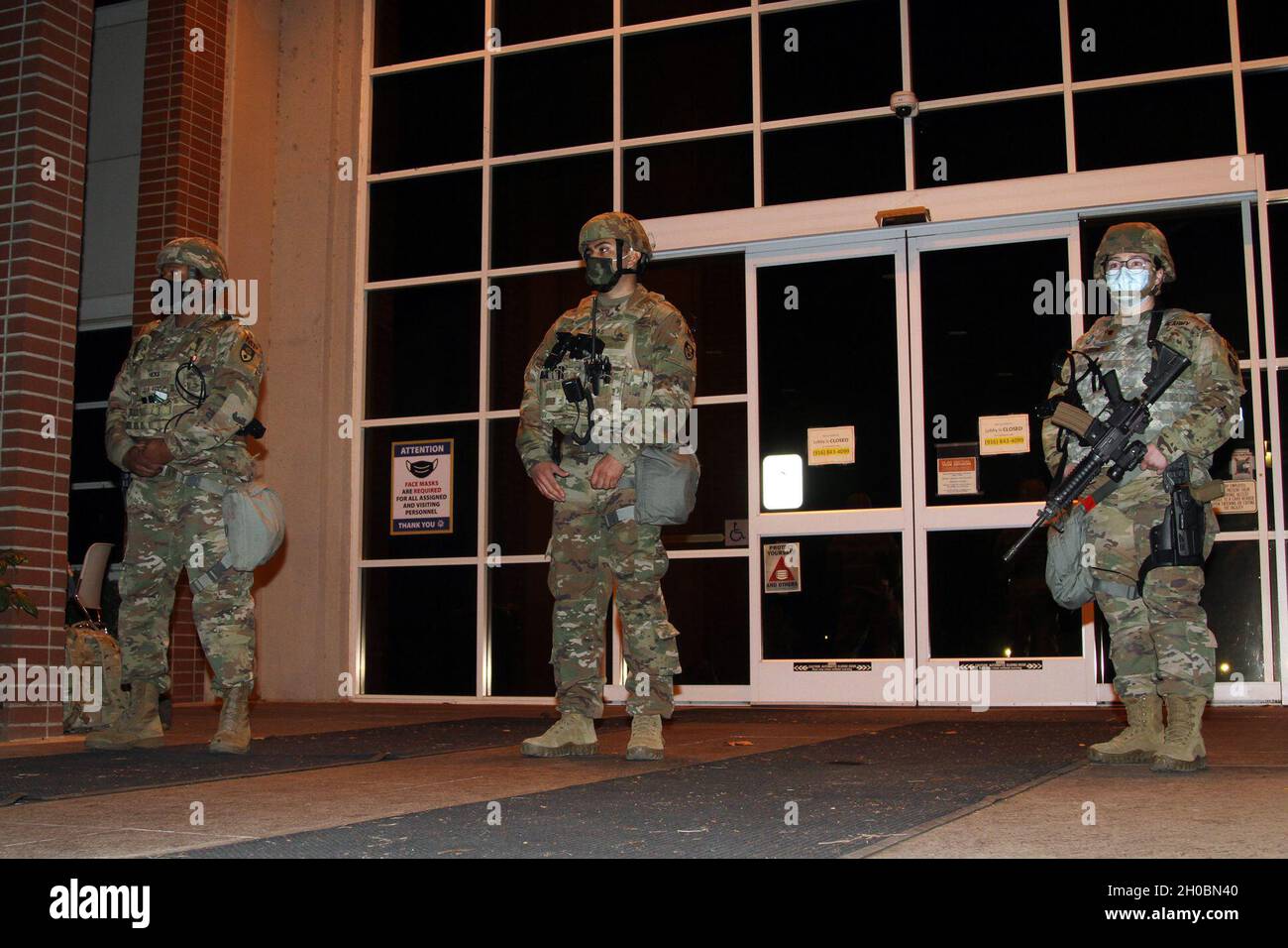 Members of the 870th Military Police Company, 185th Military Police ...