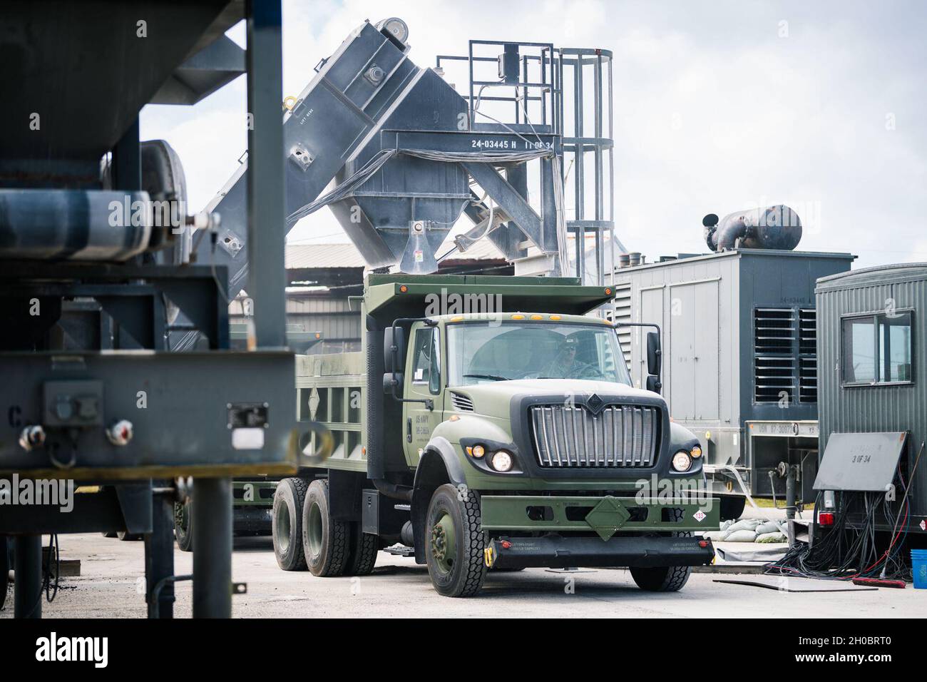 210120-N-BR087-1068 SANTA RITA, Guam (Jan. 20, 2021) Seabees deployed ...