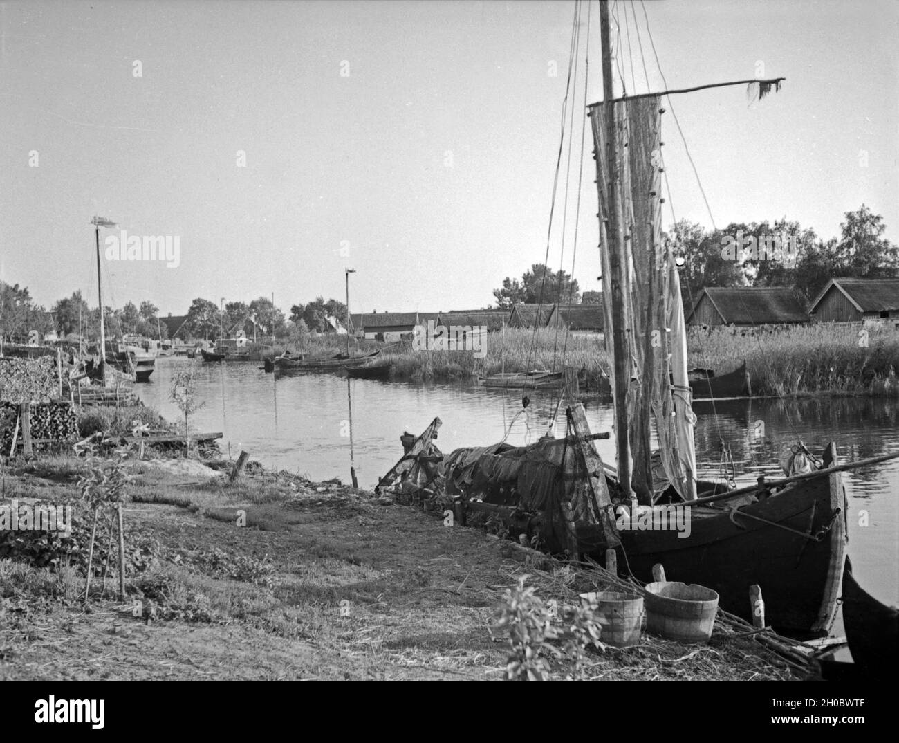 Am Fluß Inse im Memeldelta, Ostpreußen, 1930er Jahre. At the river Inse ...