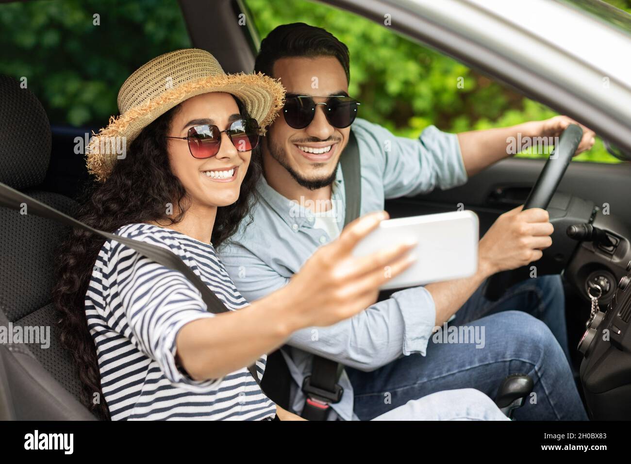 Happy young couple taking selfie hi-res stock photography and images ...