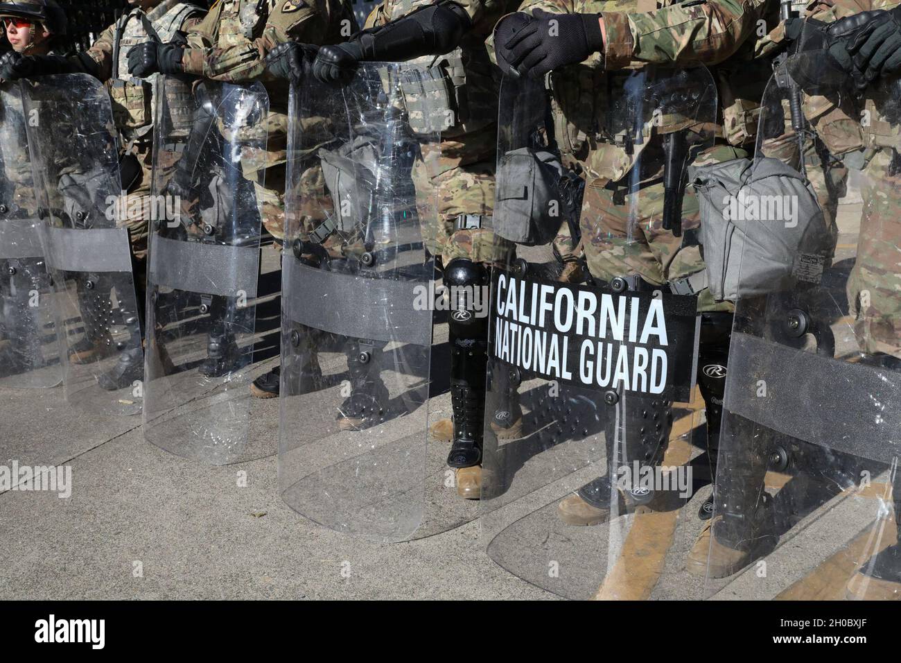 U.S. Army California National Guard Soldiers with the 270th Military ...
