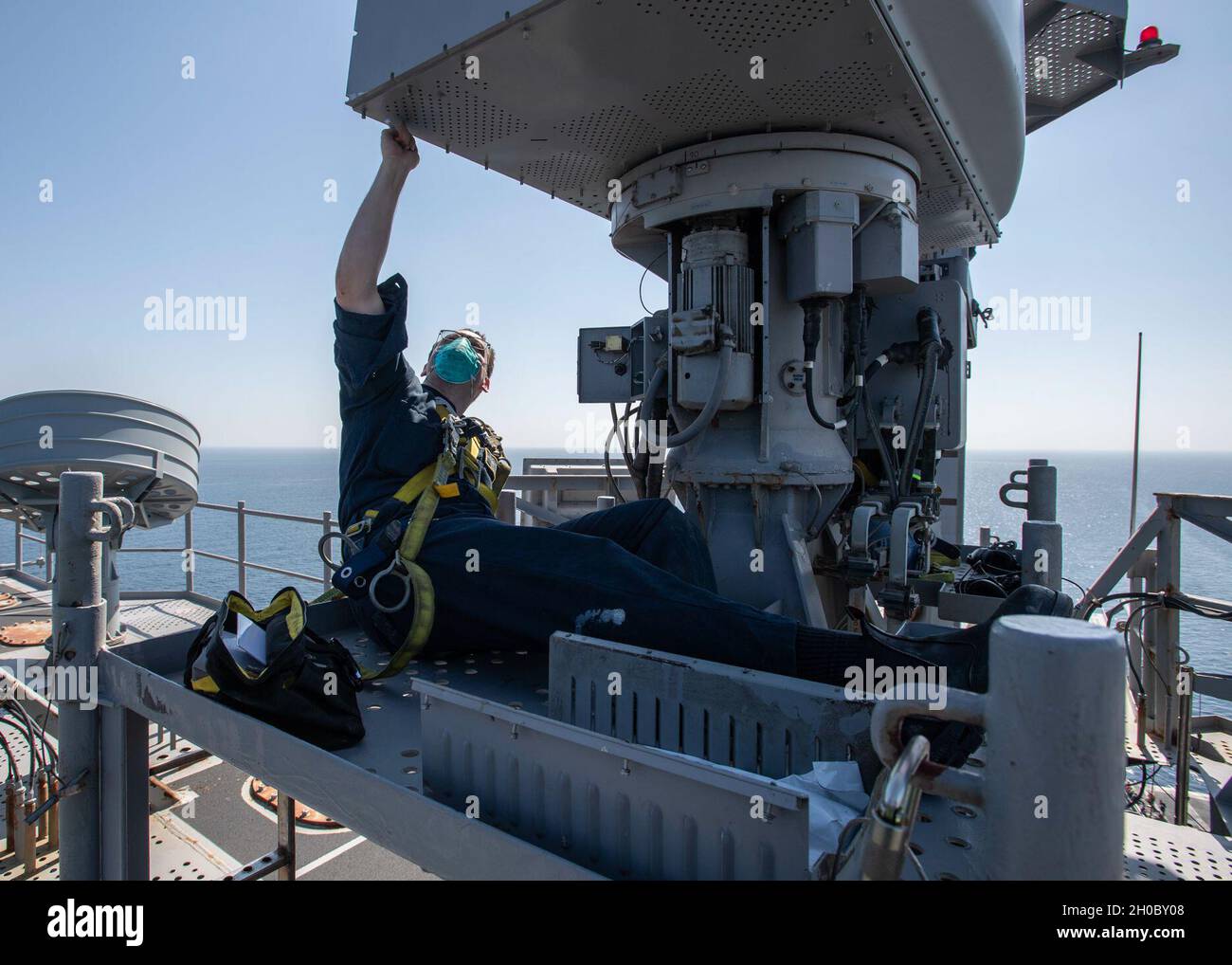210120-N-VW723-1123 NORTH ARABIAN SEA (Jan. 20, 2021) Fire Controlman ...