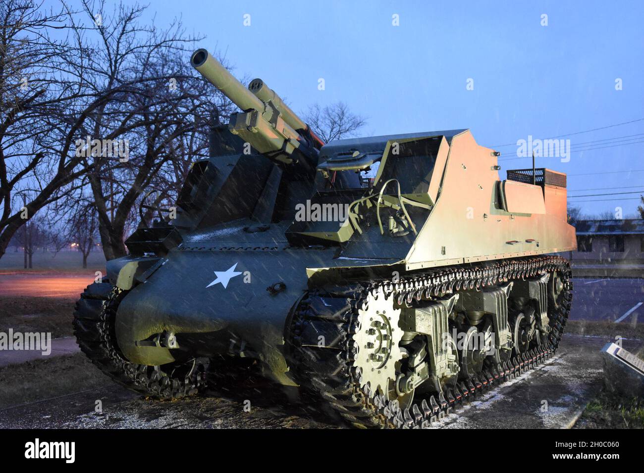 M7 priest 105 mm howitzer motor carriage hi-res stock photography and ...