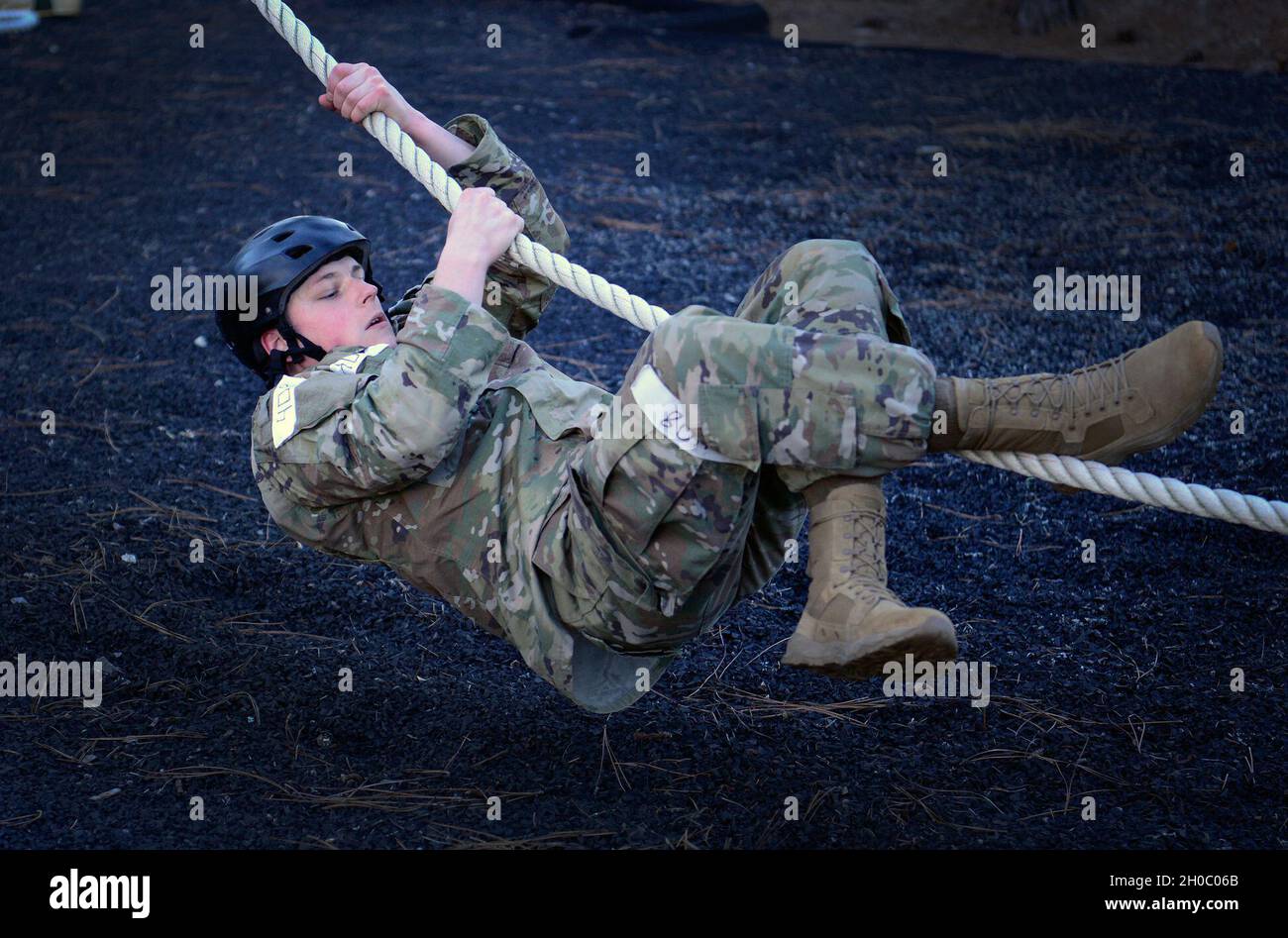 A Special Forces candidate at the U.S. Army John F. Kennedy Special ...