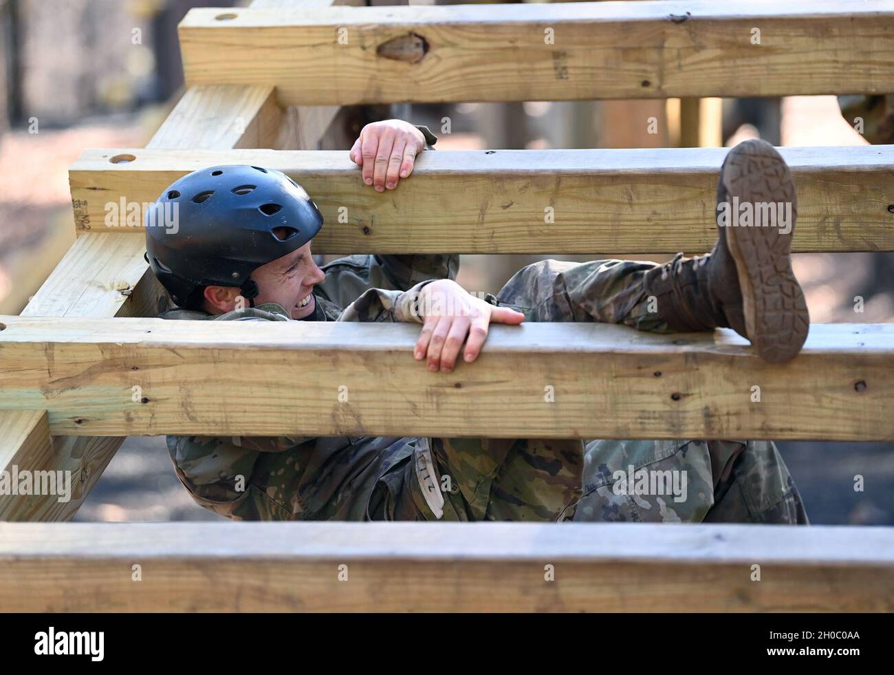 A Special Forces candidate at the U.S. Army John F. Kennedy Special ...