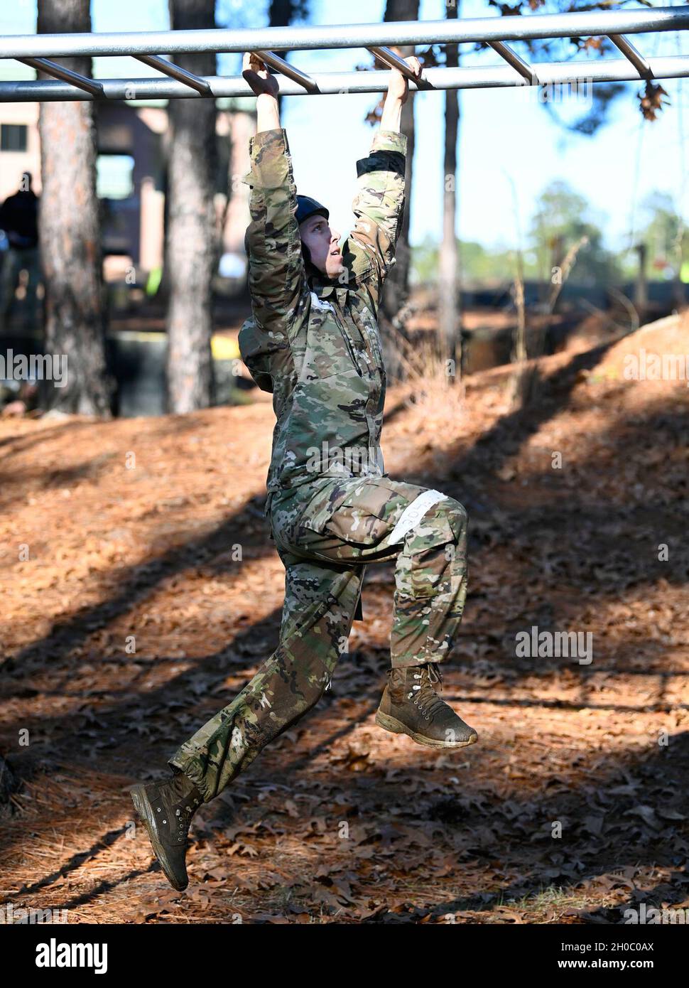 A Special Forces candidate at the U.S. Army John F. Kennedy Special ...