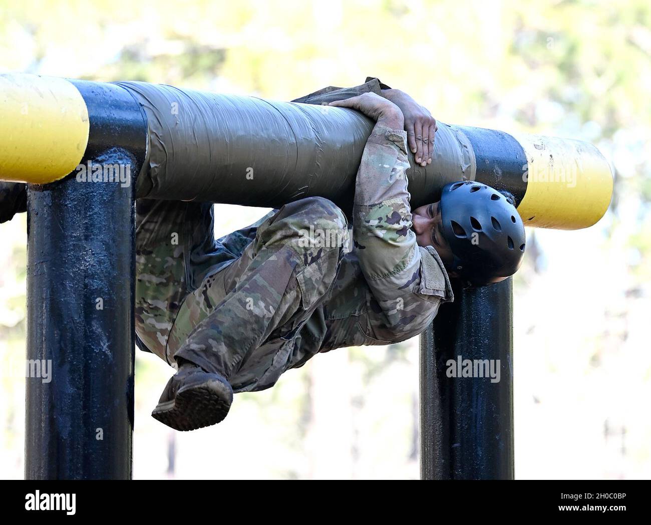 A Special Forces candidate at the U.S. Army John F. Kennedy Special ...