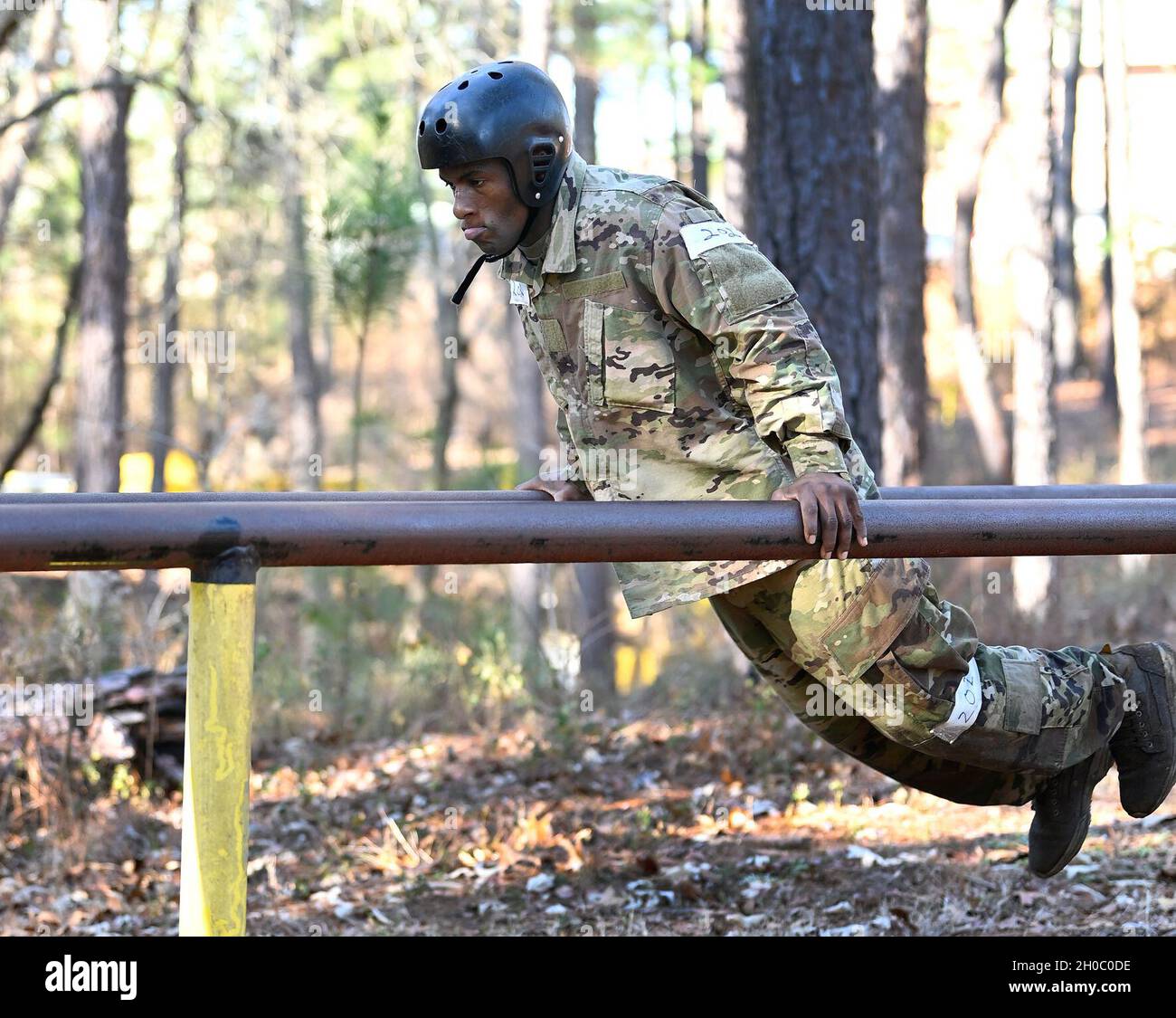A Special Forces candidate at the U.S. Army John F. Kennedy Special ...