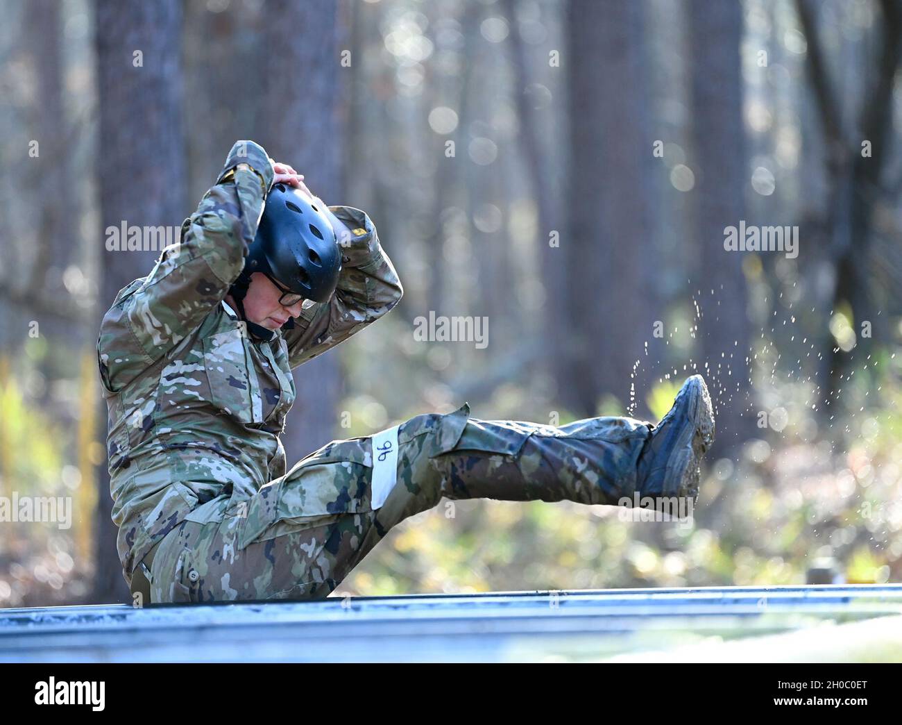 A Special Forces candidate at the U.S. Army John F. Kennedy Special ...