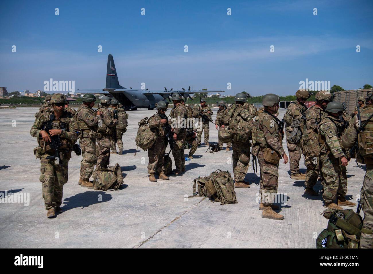 U.S. Army soldiers from the East African Response Force (EARF) assigned ...
