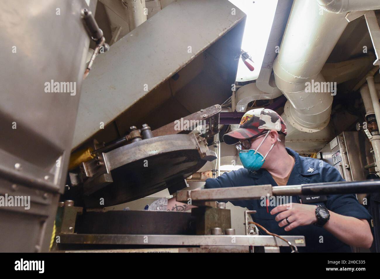 210121-N-WQ732-3026 ATLANTIC OCEAN (Jan. 21, 2021) – Damage Controlman ...