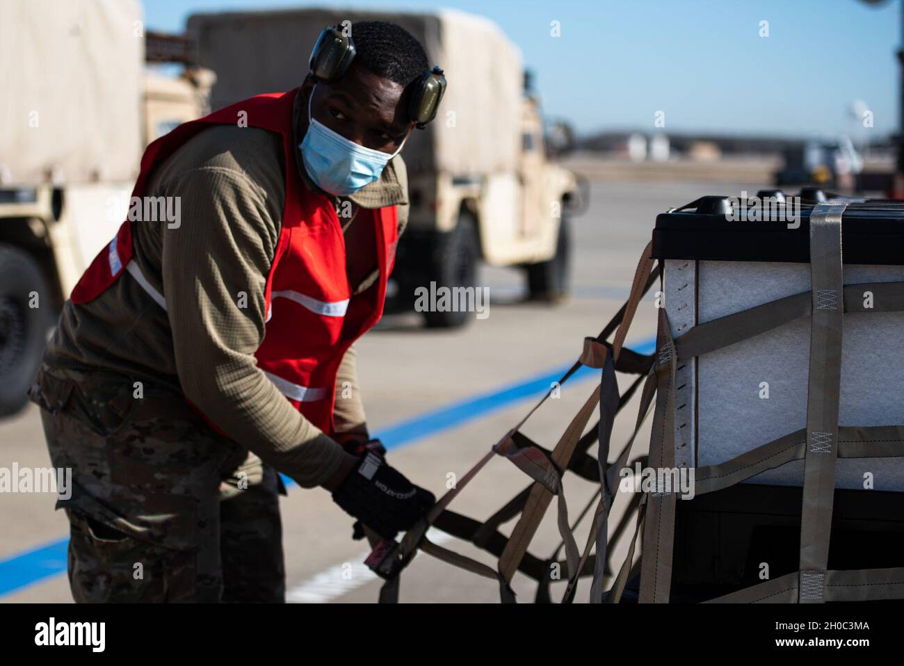 375th logistics readiness squadron hi-res stock photography and images ...