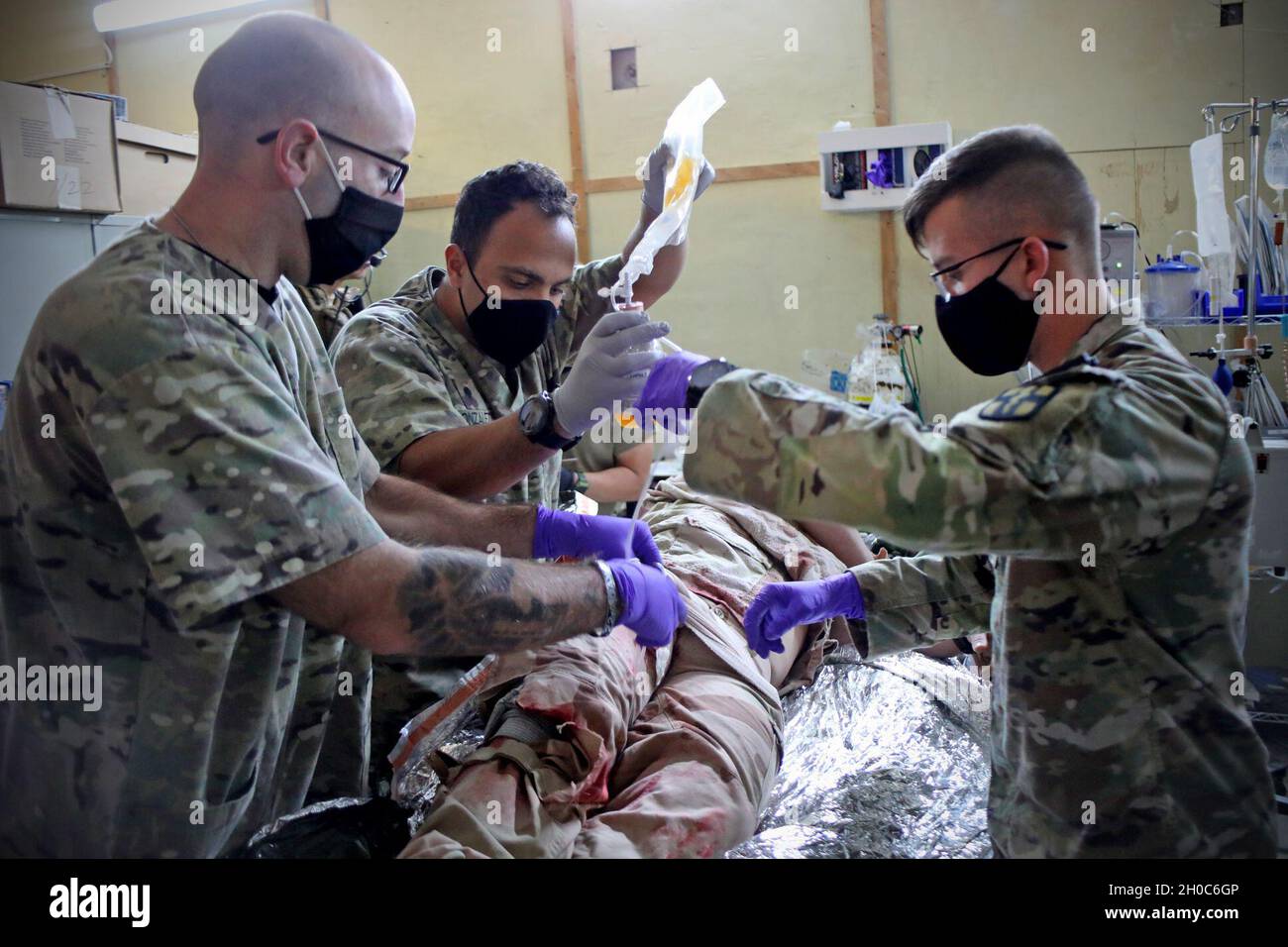 250th surgical team hi-res stock photography and images - Alamy