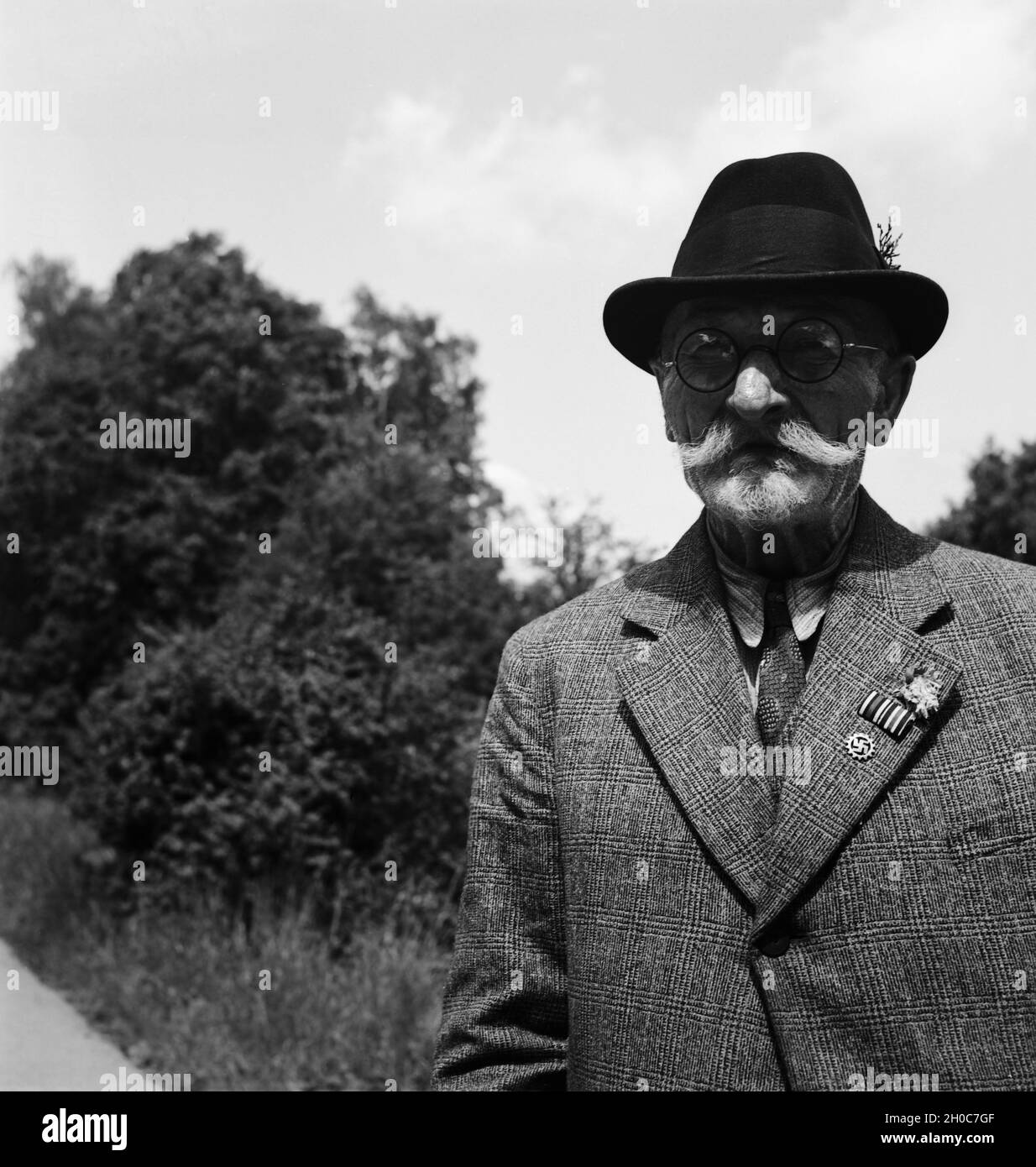 Ein älterer Herr und Kriegsteilnehmer aus der Gegend von Magedburg ...