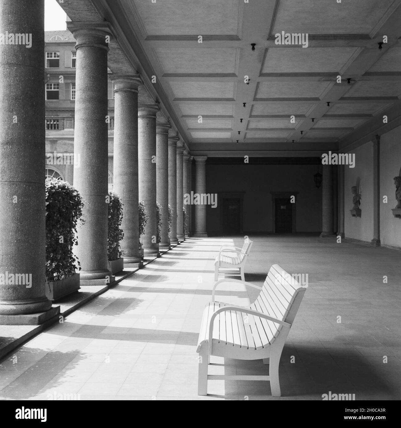 Deutschland 1930er jahre at the colonnades of aachen spa resort hi-res ...