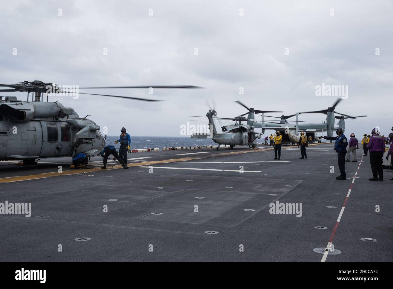 MH-60 Sea Hawk helicopter assigned to Island Knights of Helicopter Sea ...
