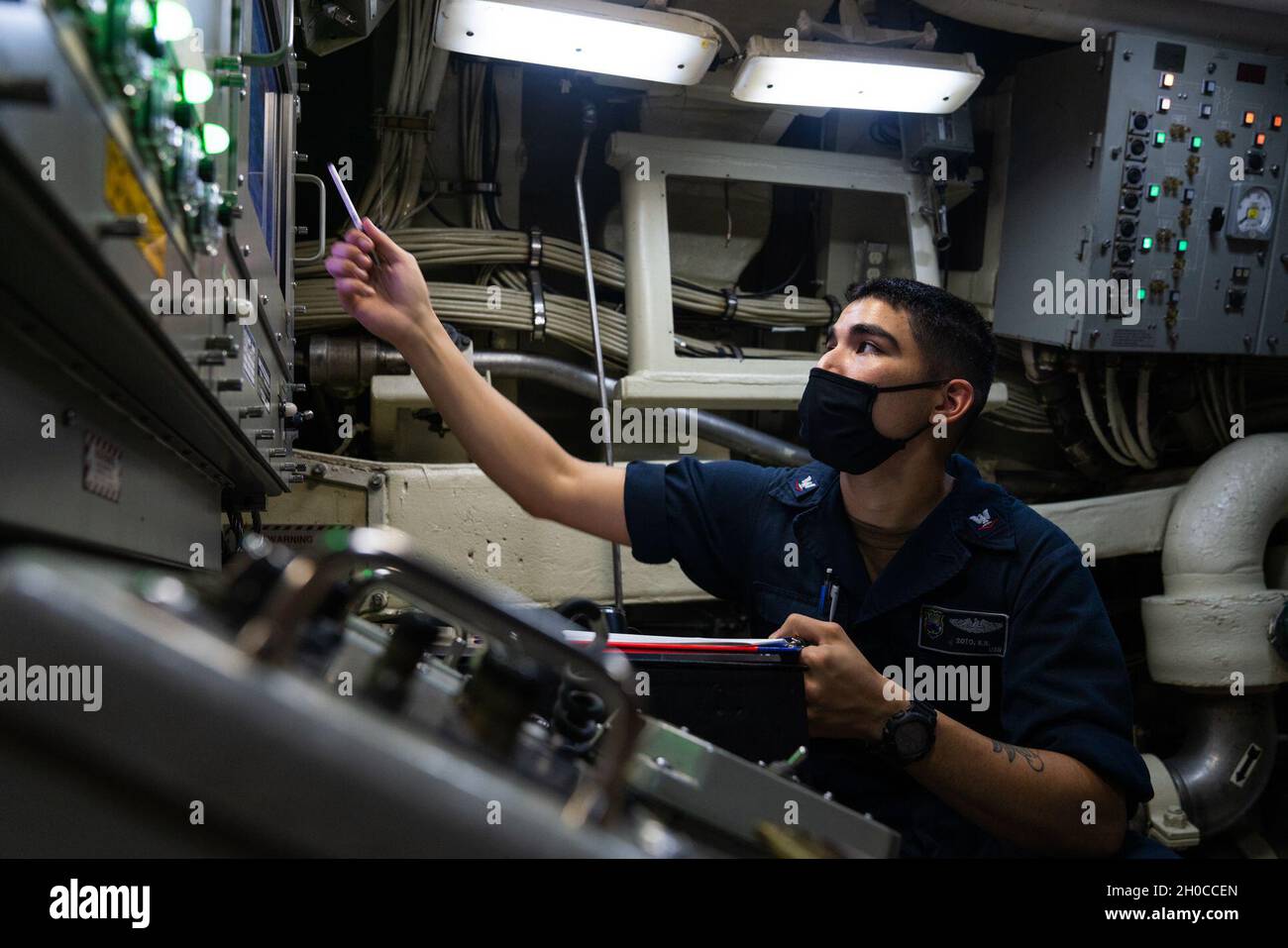 PACIFIC OCEAN (Jan. 21, 2021) Missile Technician 3rd Class Nicholas ...